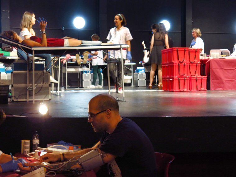 Més de 300 persones donen sang durant la Marató de Donació de Sang de Rubí