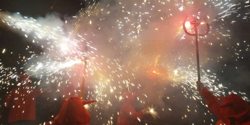 Rubí celebra la revetlla amb la foguera i un concert de B...